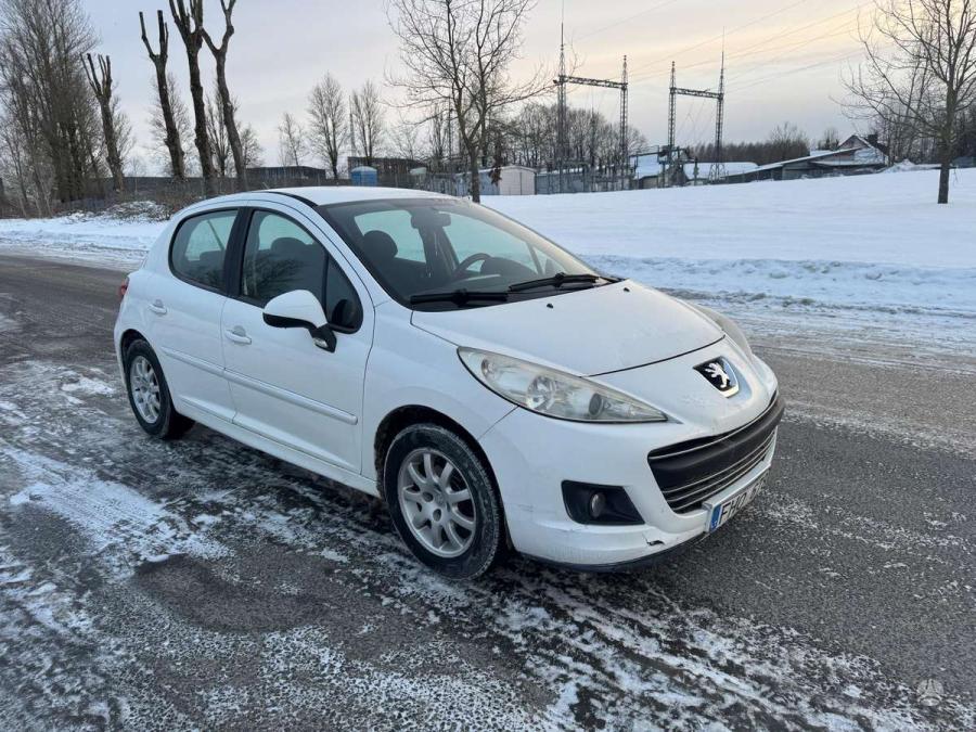 Balts Peugeot 207 2009 Viļņa, ar dzinēja tilpumu 1.40 L un nobraukumu 202 tūkst. km par 820 €, foto 6 vietnē AUTOMOTO.COM.LV