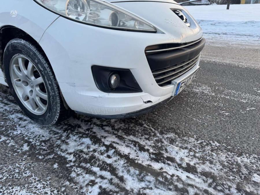 Balts Peugeot 207 2009 Viļņa, ar dzinēja tilpumu 1.40 L un nobraukumu 202 tūkst. km par 820 €, foto 8 vietnē AUTOMOTO.COM.LV