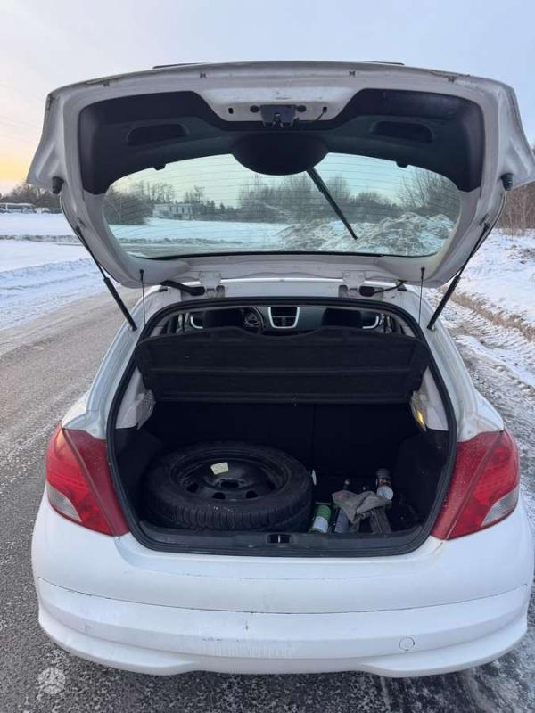 White Peugeot 207 2009 in Vilnius, with an engine capacity of 1.40 L and mileage of 202 thousand km for 820 €, photo 10 on AUTOMOTO.COM.LV