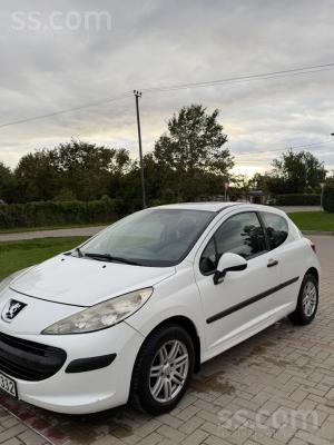 Peugeot 207 2009 Ogre vietnÄ Balts Peugeot 207 2009 Ogre, ar dzinÄja tilpumu 1.60 L un nobraukumu 290 tÅ«kst. km par 1450 ā¬, foto 1 vietnÄ AUTOMOTO.COM.LV