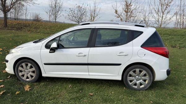 Balts Peugeot 207 2023 Panevēža, ar dzinēja tilpumu 1.56 L un nobraukumu 330 tūkst. km par 900 €, foto 5 vietnē AUTOMOTO.COM.LV
