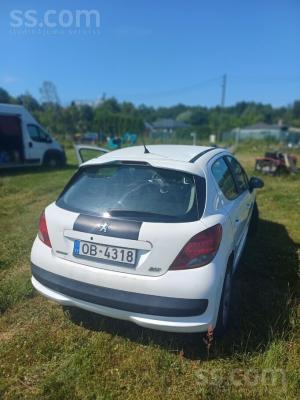 Balts Peugeot 207 2010 Rīga, ar dzinēja tilpumu 1.60 L un nobraukumu 252 tūkst. km par 1000 €, foto 4 vietnē AUTOMOTO.COM.LV