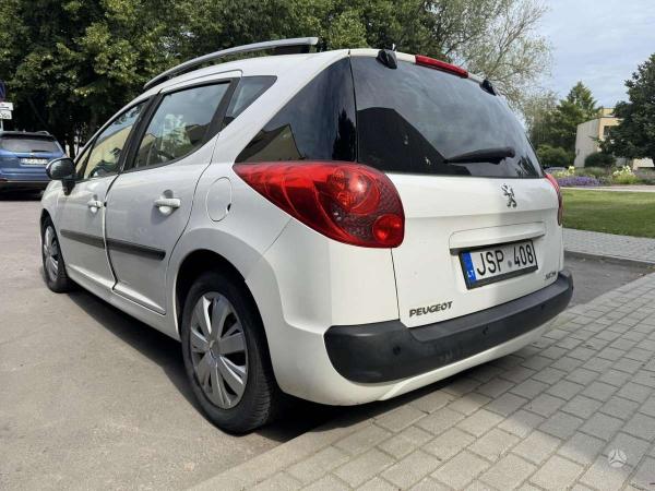 White Peugeot 207 2008 in Palanga, with an engine capacity of 1.56 L and mileage of 217 thousand km for 1000 €, photo 4 on AUTOMOTO.COM.LV