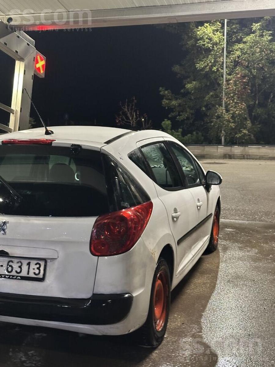 White Peugeot 207 2008 in Riga, with an engine capacity of 1.60 L and mileage of 397 thousand km for 850 €, photo 7 on AUTOMOTO.COM.LV