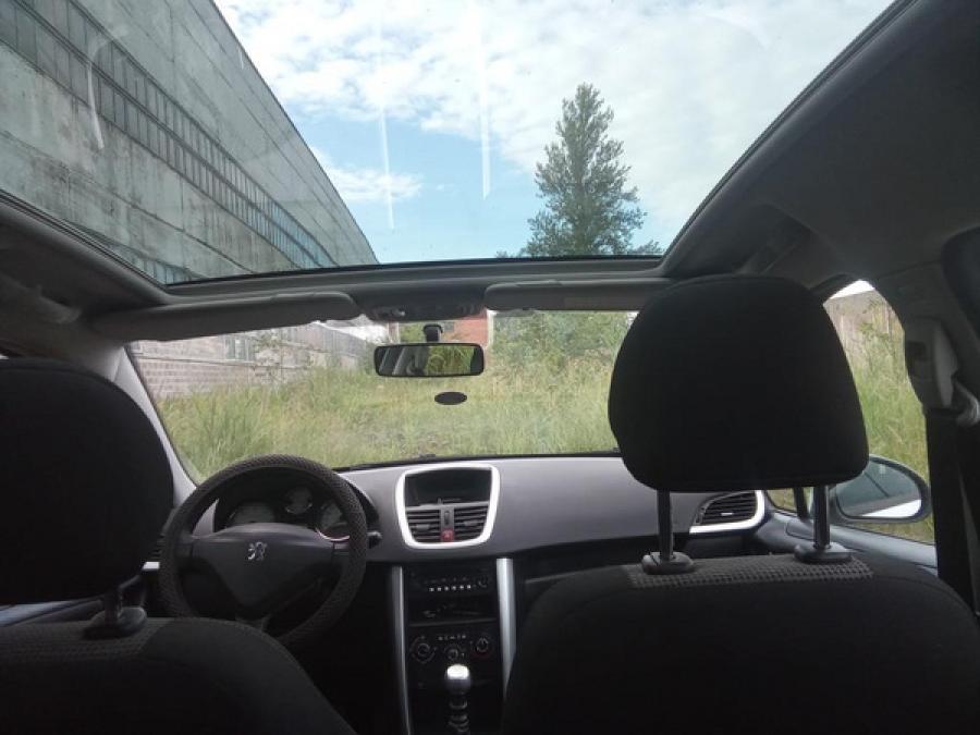 Balts Peugeot 207 2010 Narva, ar dzinēja tilpumu 1.60 L un nobraukumu 197 tūkst. km par 2650 €, foto 11 vietnē AUTOMOTO.COM.LV