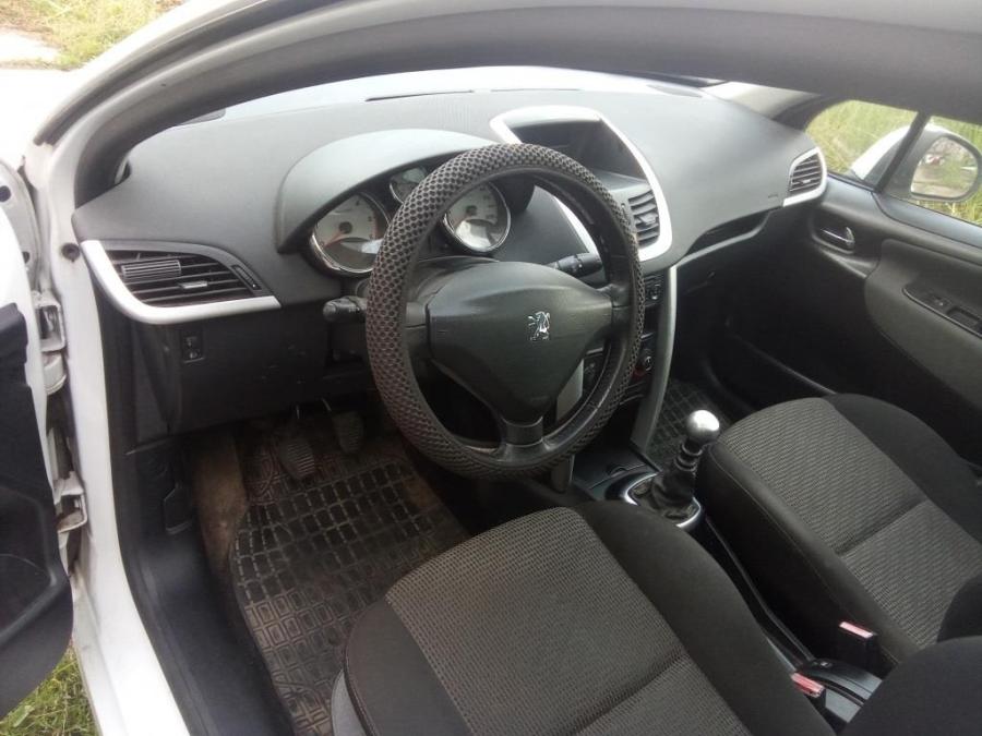 Balts Peugeot 207 2010 Narva, ar dzinēja tilpumu 1.60 L un nobraukumu 197 tūkst. km par 2650 €, foto 17 vietnē AUTOMOTO.COM.LV