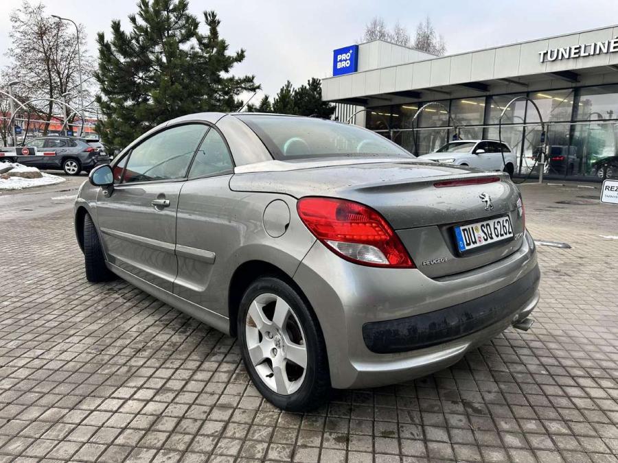Yellow Peugeot 207 2011 in Vilnius, with an engine capacity of 1.60 L and mileage of 180 thousand km for 2750 €, photo 4 on AUTOMOTO.COM.LV