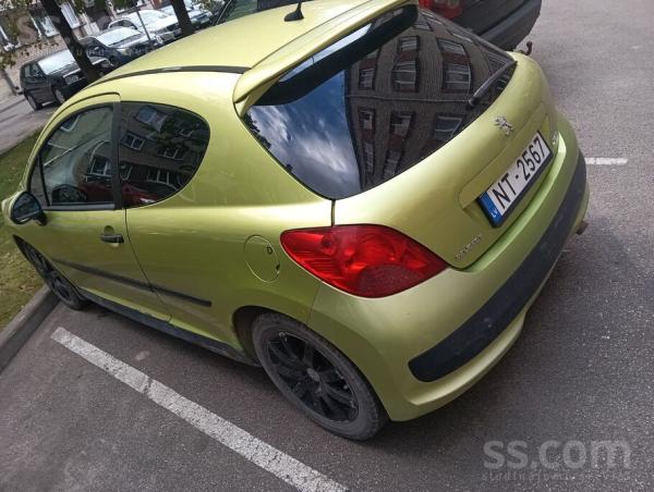 Dzeltens Peugeot 207 2006 Rēzekne, ar dzinēja tilpumu 1.40 L un nobraukumu 330 tūkst. km par 950 €, foto 5 vietnē AUTOMOTO.COM.LV