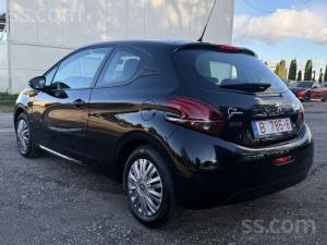 Melns Peugeot 208 2016 Liepāja, ar dzinēja tilpumu 1.20 L un nobraukumu 116 tūkst. km par 4800 €, foto 4 vietnē AUTOMOTO.COM.LV