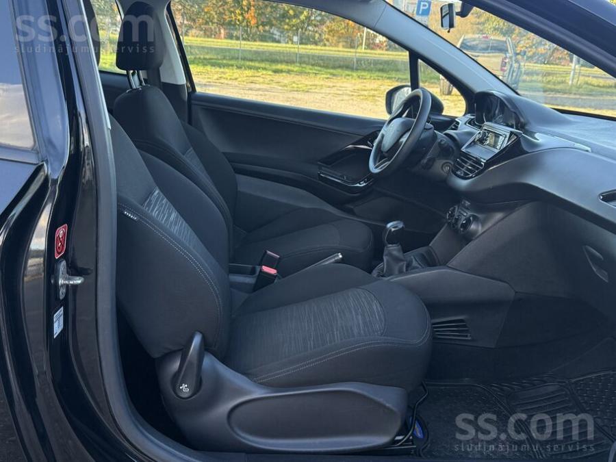 Melns Peugeot 208 2016 Liepāja, ar dzinēja tilpumu 1.20 L un nobraukumu 116 tūkst. km par 4800 €, foto 13 vietnē AUTOMOTO.COM.LV