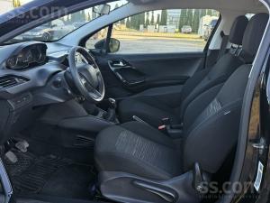 Melns Peugeot 208 2016 Liepāja, ar dzinēja tilpumu 1.20 L un nobraukumu 116 tūkst. km par 4800 €, foto 14 vietnē AUTOMOTO.COM.LV