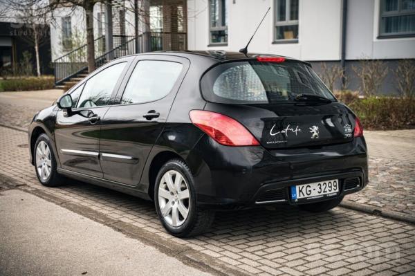 Black Peugeot 208 2011 in Riga, with an engine capacity of 1.60 L and mileage of 263 thousand km for 18990 €, photo 6 on AUTOMOTO.COM.LV