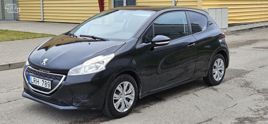 Black Peugeot 208 2012 in Kaunas, with an engine capacity of 1.40 L and mileage of 238 thousand km for 2150 €, photo 3 on AUTOMOTO.COM.LV