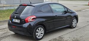 Black Peugeot 208 2012 in Kaunas, with an engine capacity of 1.40 L and mileage of 238 thousand km for 2150 €, photo 4 on AUTOMOTO.COM.LV