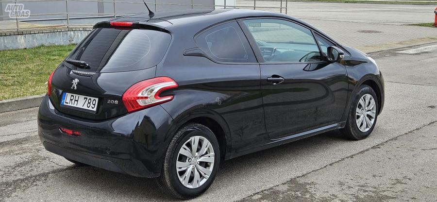 Black Peugeot 208 2012 in Kaunas, with an engine capacity of 1.40 L and mileage of 238 thousand km for 2150 €, photo 4 on AUTOMOTO.COM.LV