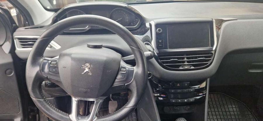 Melns Peugeot 208 2012 Skuodas, ar dzinēja tilpumu 1.60 L un nobraukumu 299 tūkst. km par 2600 €, foto 6 vietnē AUTOMOTO.COM.LV