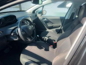 Black Peugeot 208 2012 in Jurmala, with an engine capacity of 1.40 L and mileage of 286 thousand km for 4450 €, photo 5 on AUTOMOTO.COM.LV