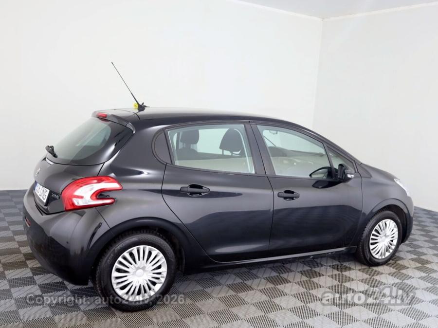 Black Peugeot 208 2013 in Tallinn, with an engine capacity of 1.00 L and mileage of 174 thousand km for 2199 €, photo 3 on AUTOMOTO.COM.LV