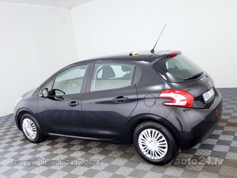 Black Peugeot 208 2013 in Tallinn, with an engine capacity of 1.00 L and mileage of 174 thousand km for 2199 €, photo 4 on AUTOMOTO.COM.LV