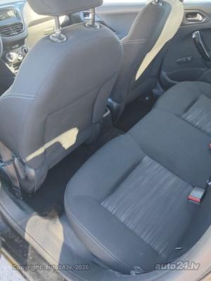 Melns Peugeot 208 2013 Tartu, ar dzinēja tilpumu 1.00 L un nobraukumu 175 tūkst. km par 2800 €, foto 10 vietnē AUTOMOTO.COM.LV