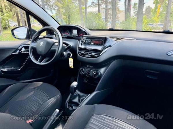 Black Peugeot 208 2013 in Tallinn, with an engine capacity of 1.00 L and mileage of 57 thousand km for 3999 €, photo 8 on AUTOMOTO.COM.LV