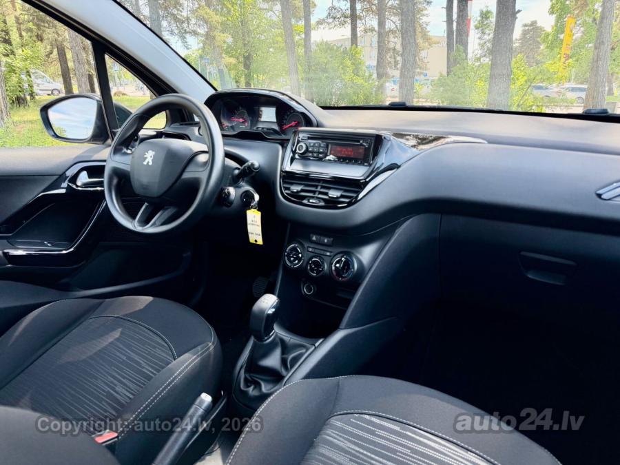 Melns Peugeot 208 2013 Tallina, ar dzinēja tilpumu 1.00 L un nobraukumu 57 tūkst. km par 3999 €, foto 9 vietnē AUTOMOTO.COM.LV
