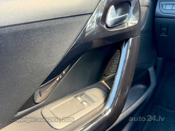 Black Peugeot 208 2013 in Tallinn, with an engine capacity of 1.00 L and mileage of 57 thousand km for 3999 €, photo 10 on AUTOMOTO.COM.LV