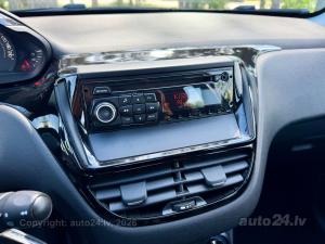 Melns Peugeot 208 2013 Tallina, ar dzinēja tilpumu 1.00 L un nobraukumu 57 tūkst. km par 3999 €, foto 16 vietnē AUTOMOTO.COM.LV