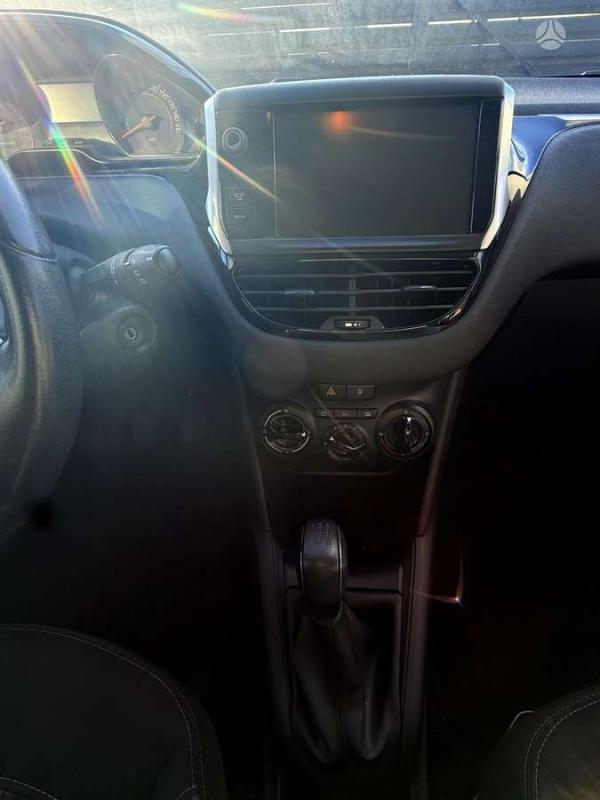 Black Peugeot 208 2013 in Klaipeda, with an engine capacity of 0.00 L and mileage of 268 thousand km for 3200 €, photo 9 on AUTOMOTO.COM.LV