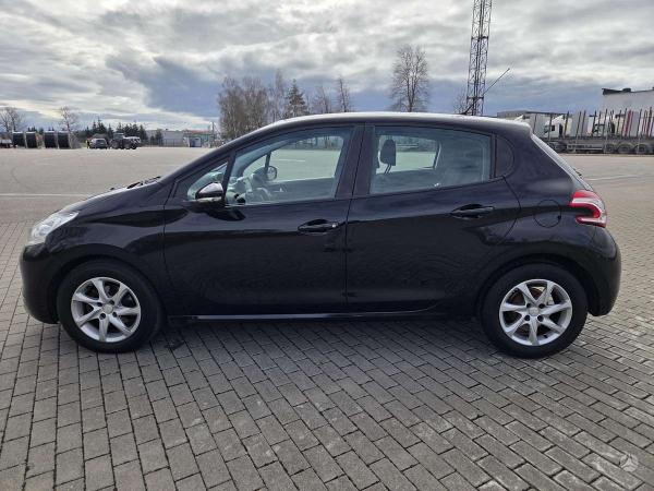 Black Peugeot 208 2013 in Marijampole, with an engine capacity of 1.20 L and mileage of 147 thousand km for 1950 €, photo 2 on AUTOMOTO.COM.LV
