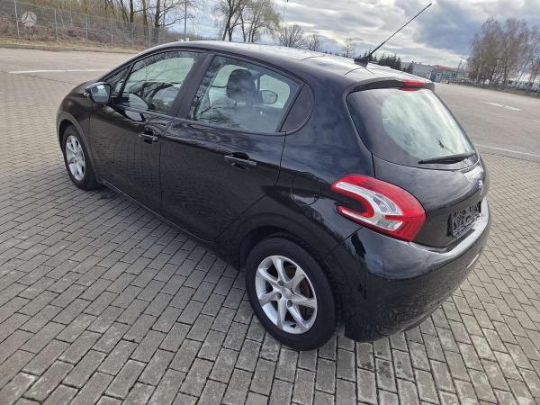 Black Peugeot 208 2013 in Marijampole, with an engine capacity of 1.20 L and mileage of 147 thousand km for 1950 €, photo 3 on AUTOMOTO.COM.LV