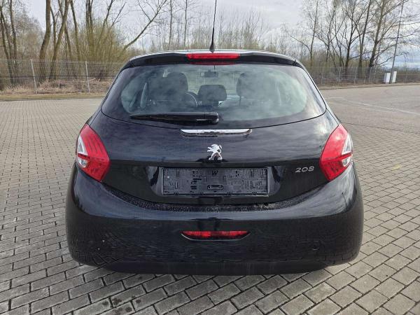 Black Peugeot 208 2013 in Marijampole, with an engine capacity of 1.20 L and mileage of 147 thousand km for 1950 €, photo 7 on AUTOMOTO.COM.LV