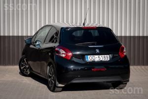 Melns Peugeot 208 2013 Talsi, ar dzinēja tilpumu 1.20 L un nobraukumu 180 tūkst. km par 2590 €, foto 5 vietnē AUTOMOTO.COM.LV