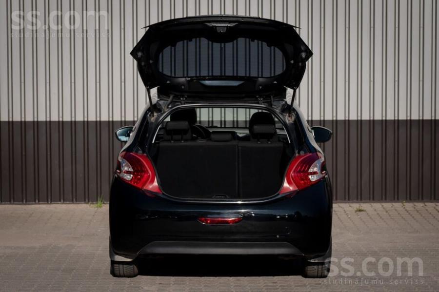 Melns Peugeot 208 2013 Talsi, ar dzinēja tilpumu 1.20 L un nobraukumu 180 tūkst. km par 2590 €, foto 7 vietnē AUTOMOTO.COM.LV