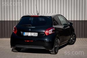 Melns Peugeot 208 2013 Talsi, ar dzinēja tilpumu 1.20 L un nobraukumu 180 tūkst. km par 2590 €, foto 8 vietnē AUTOMOTO.COM.LV