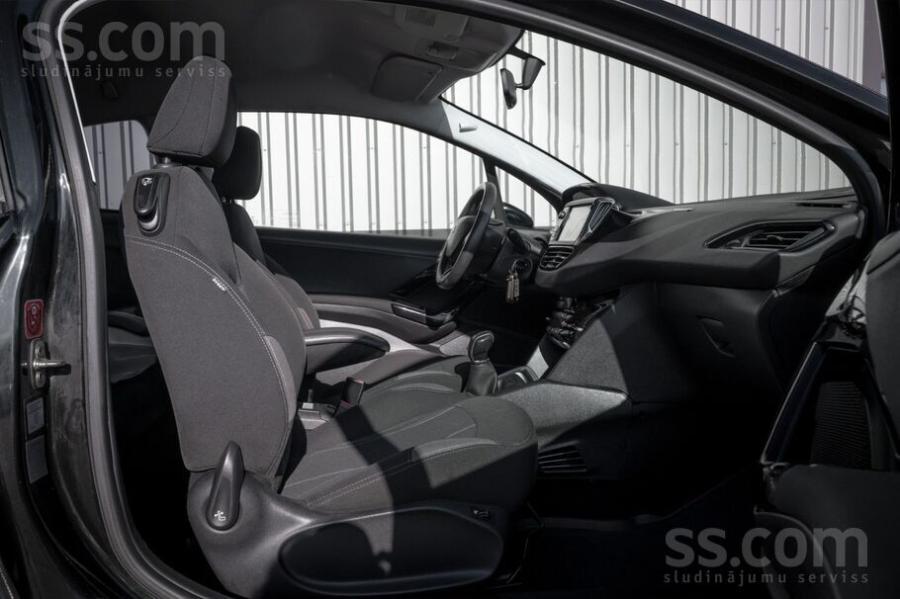 Melns Peugeot 208 2013 Talsi, ar dzinēja tilpumu 1.20 L un nobraukumu 180 tūkst. km par 2590 €, foto 13 vietnē AUTOMOTO.COM.LV