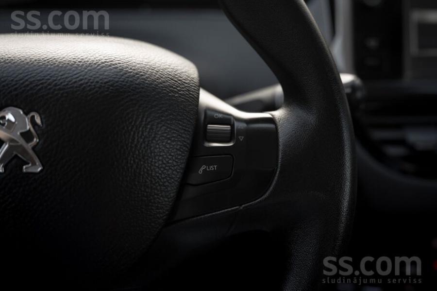 Melns Peugeot 208 2013 Talsi, ar dzinēja tilpumu 1.20 L un nobraukumu 180 tūkst. km par 2590 €, foto 21 vietnē AUTOMOTO.COM.LV