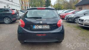 Melns Peugeot 208 2013 Daugavpils, ar dzinēja tilpumu 1.20 L un nobraukumu 0 tūkst. km par 4500 €, foto 10 vietnē AUTOMOTO.COM.LV