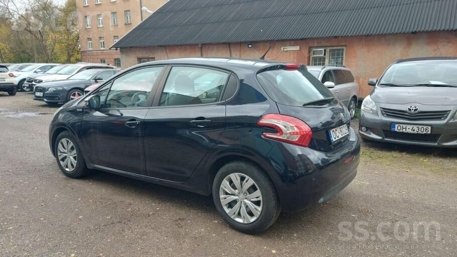 Melns Peugeot 208 2013 Daugavpils, ar dzinēja tilpumu 1.20 L un nobraukumu 0 tūkst. km par 4500 €, foto 11 vietnē AUTOMOTO.COM.LV