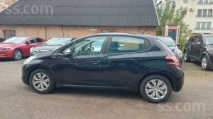 Melns Peugeot 208 2013 Daugavpils, ar dzinēja tilpumu 1.20 L un nobraukumu 0 tūkst. km par 4500 €, foto 12 vietnē AUTOMOTO.COM.LV