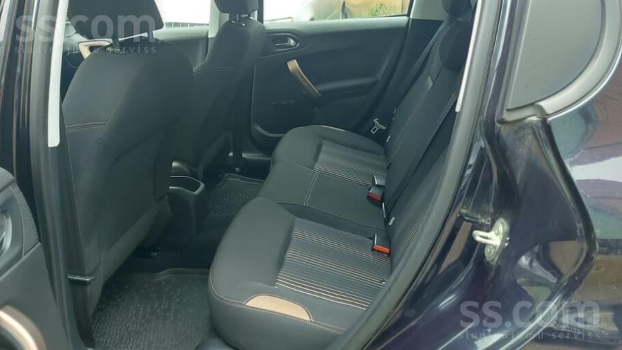 Melns Peugeot 208 2013 Daugavpils, ar dzinēja tilpumu 1.20 L un nobraukumu 0 tūkst. km par 4500 €, foto 26 vietnē AUTOMOTO.COM.LV