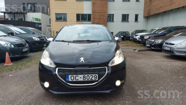 Melns Peugeot 208 2013 Daugavpils, ar dzinēja tilpumu 1.20 L un nobraukumu 0 tūkst. km par 4500 €, foto 3 vietnē AUTOMOTO.COM.LV