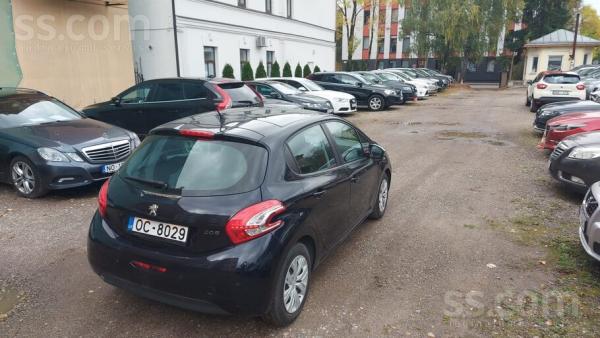 Melns Peugeot 208 2013 Daugavpils, ar dzinēja tilpumu 1.20 L un nobraukumu 0 tūkst. km par 4500 €, foto 7 vietnē AUTOMOTO.COM.LV