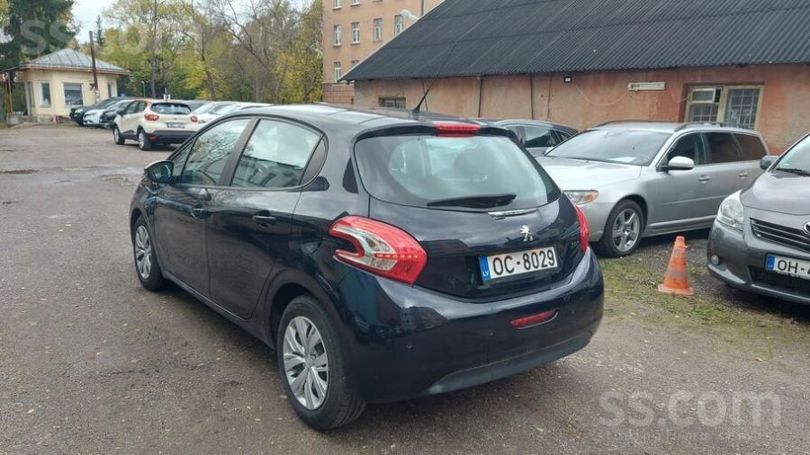 Black Peugeot 208 2013 in Daugavpils, with an engine capacity of 1.20 L and mileage of 0 thousand km for 4500 €, photo 8 on AUTOMOTO.COM.LV