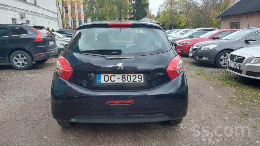 Black Peugeot 208 2013 in Daugavpils, with an engine capacity of 1.20 L and mileage of 0 thousand km for 4500 €, photo 10 on AUTOMOTO.COM.LV