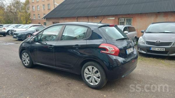 Melns Peugeot 208 2013 Daugavpils, ar dzinēja tilpumu 1.20 L un nobraukumu 0 tūkst. km par 4500 €, foto 11 vietnē AUTOMOTO.COM.LV