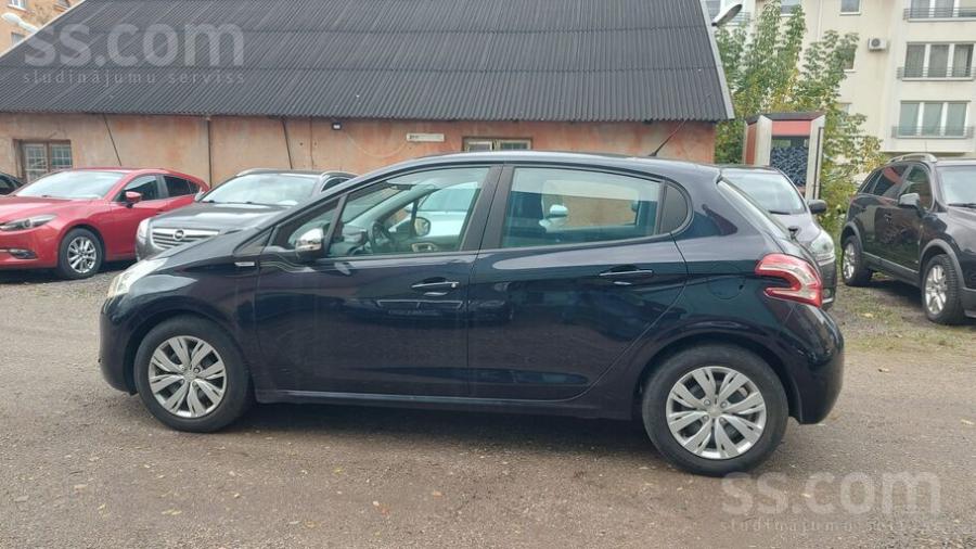 Black Peugeot 208 2013 in Daugavpils, with an engine capacity of 1.20 L and mileage of 0 thousand km for 4500 €, photo 12 on AUTOMOTO.COM.LV