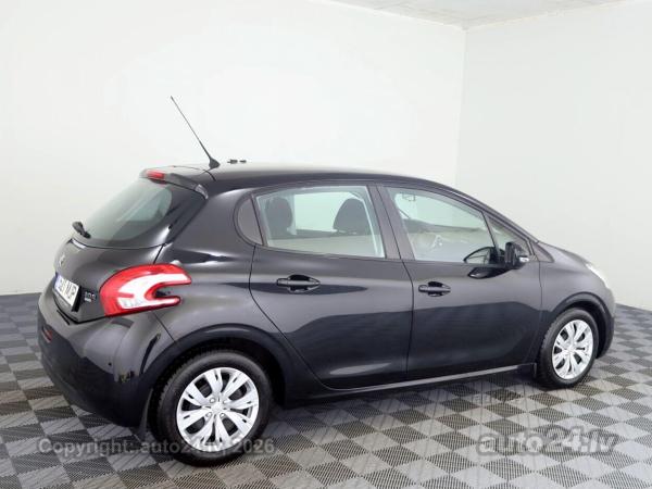 Melns Peugeot 208 2014 Tallina, ar dzinēja tilpumu 1.60 L un nobraukumu 136 tūkst. km par 3799 €, foto 3 vietnē AUTOMOTO.COM.LV