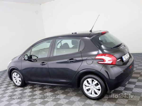 Melns Peugeot 208 2014 Tallina, ar dzinēja tilpumu 1.60 L un nobraukumu 136 tūkst. km par 3799 €, foto 4 vietnē AUTOMOTO.COM.LV
