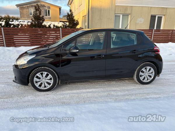 Melns Peugeot 208 2014 Tallina, ar dzinēja tilpumu 1.60 L un nobraukumu 137 tūkst. km par 4790 €, foto 2 vietnē AUTOMOTO.COM.LV